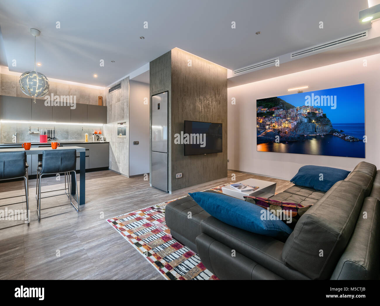 Modern studio interior design Stock Photo - Alamy