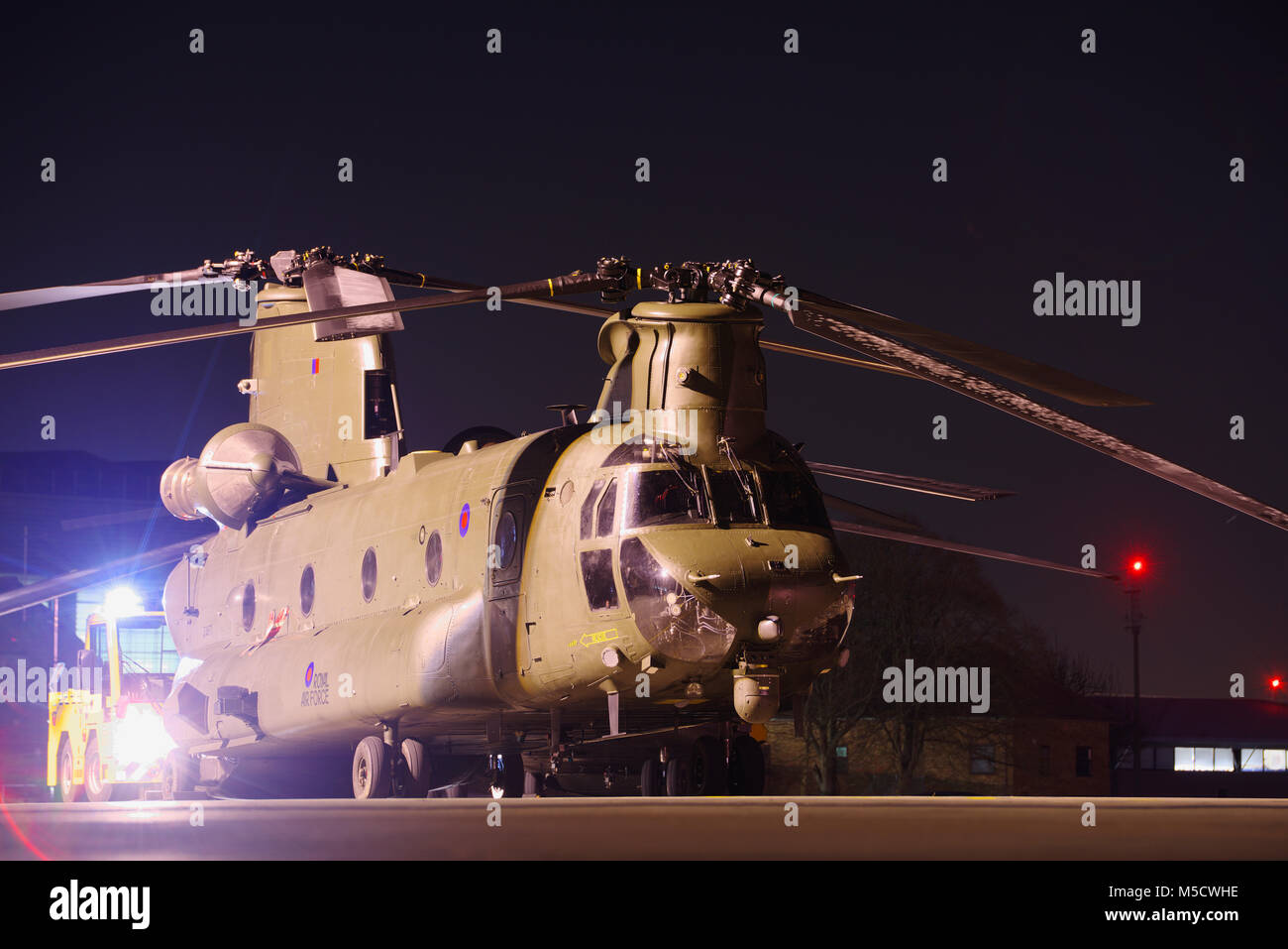Boeing Vertol CH-47, Chinook Helicopter, RAF Odiham Stock Photo - Alamy