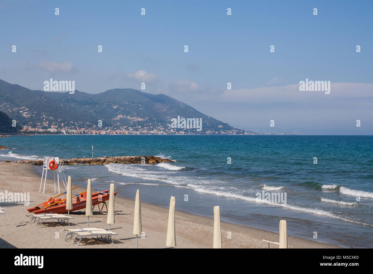 The promenade of Laigueglia, Mar Ligure, Savona, Liguria, Italy Stock ...