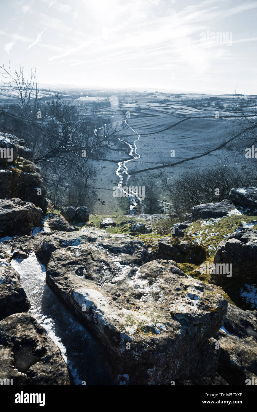 Top of malham cove hi-res stock photography and images - Alamy