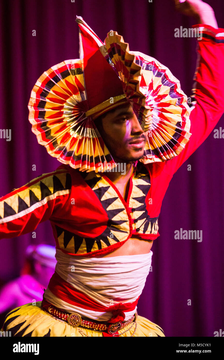 Kandyan dancer hi-res stock photography and images - Alamy