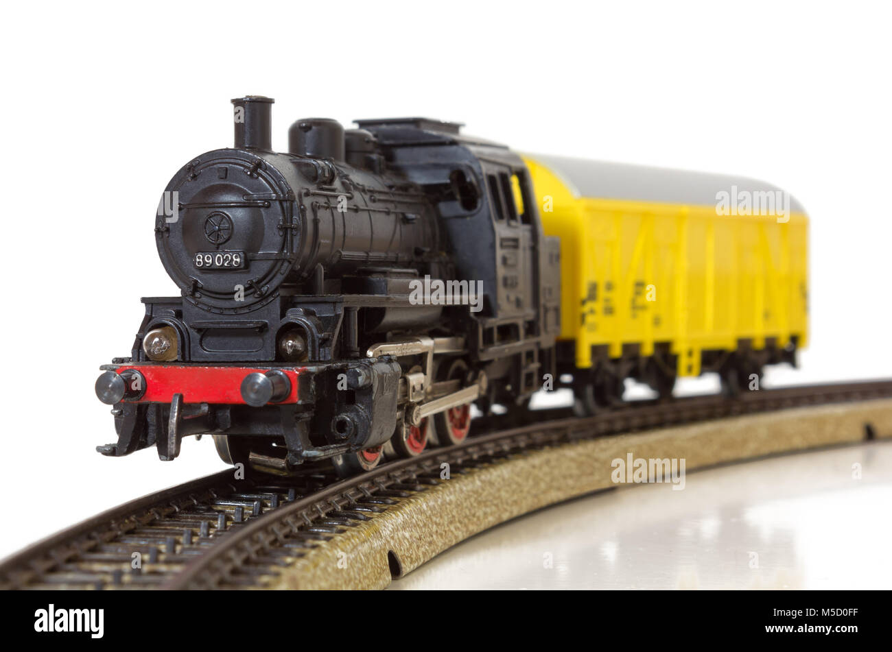 Yellow freight train hi-res stock photography and images - Alamy