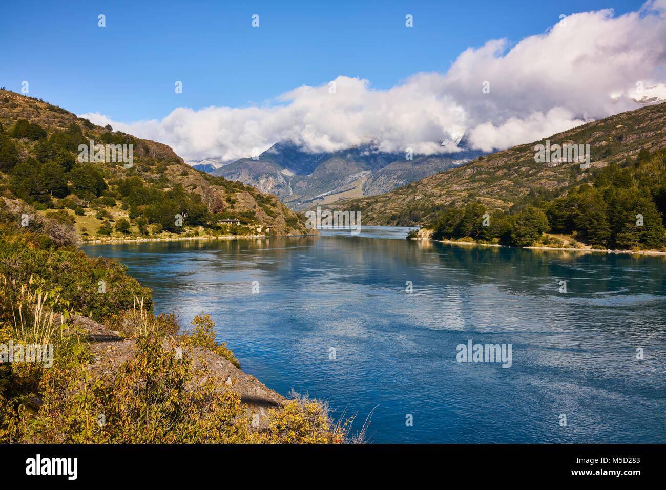 Landscape scenery of General Carrera Lake and its surroundings ...