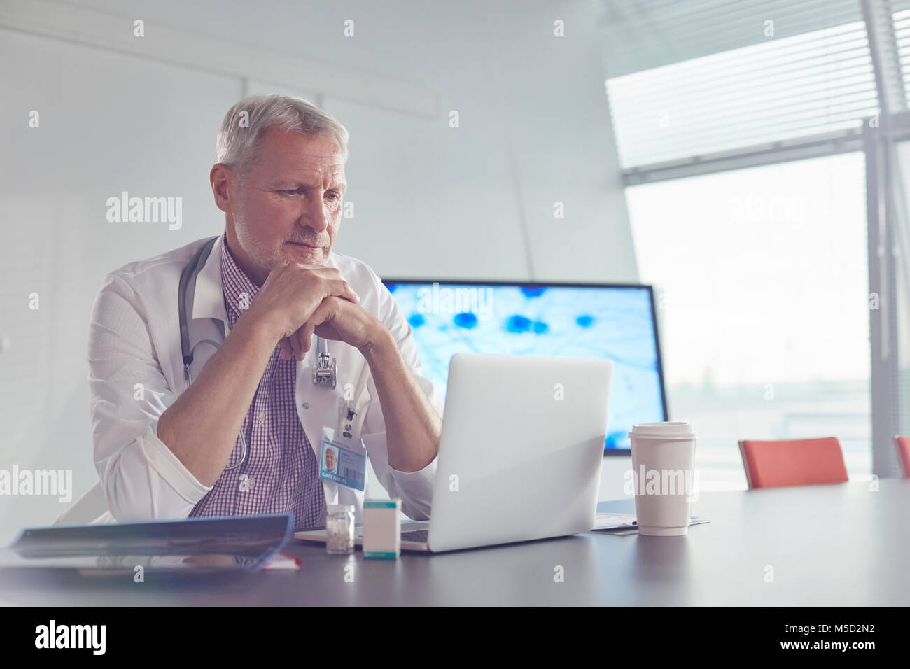 Hospital conference table hi-res stock photography and images - Alamy