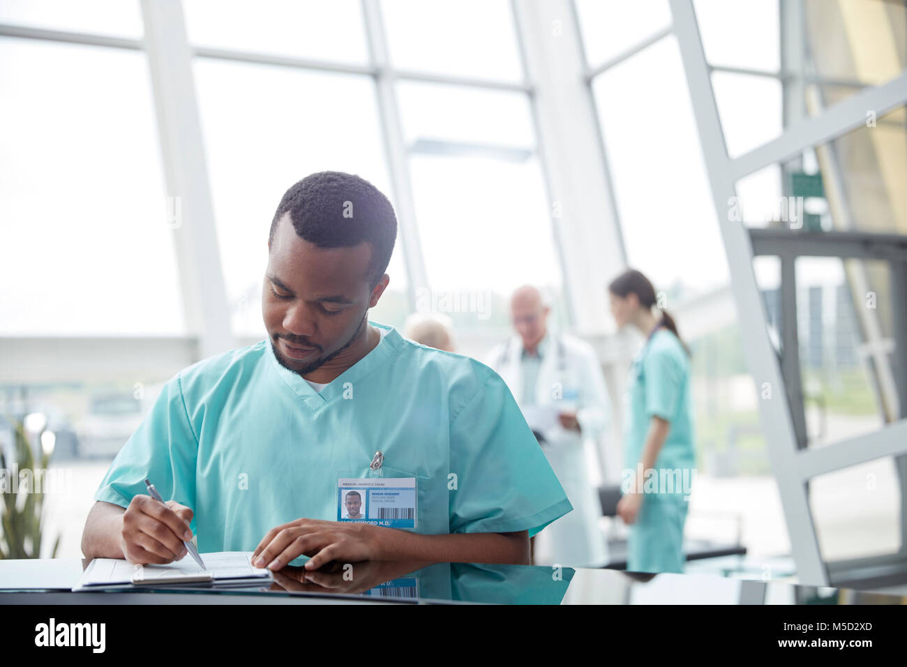 Nurse counter hi-res stock photography and images - Alamy