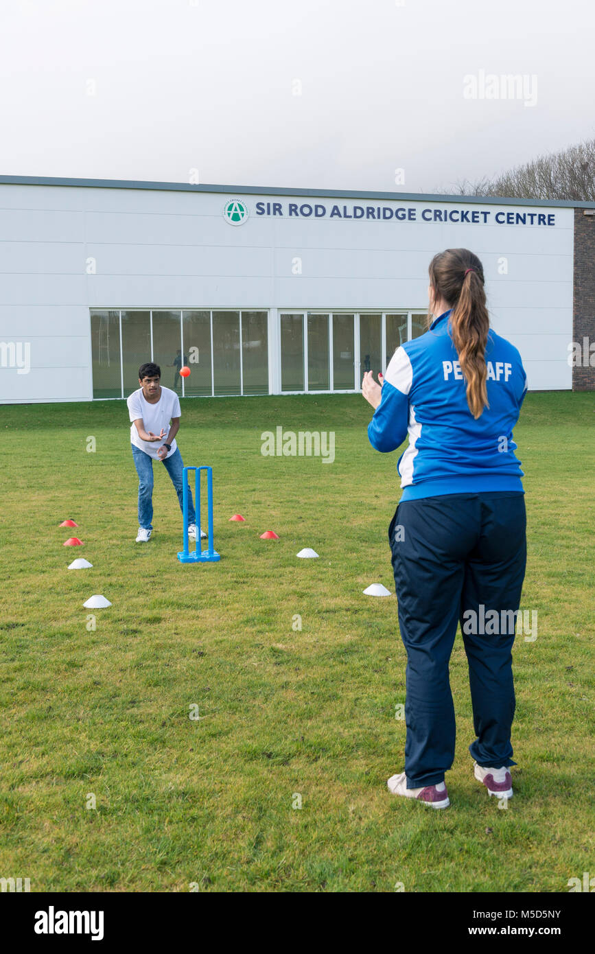 Cricket catching practice hi-res stock photography and images - Alamy