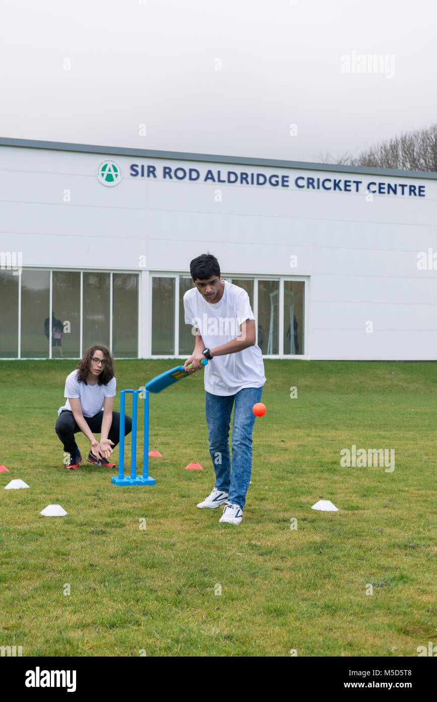 Cricket catching practice hi-res stock photography and images - Alamy