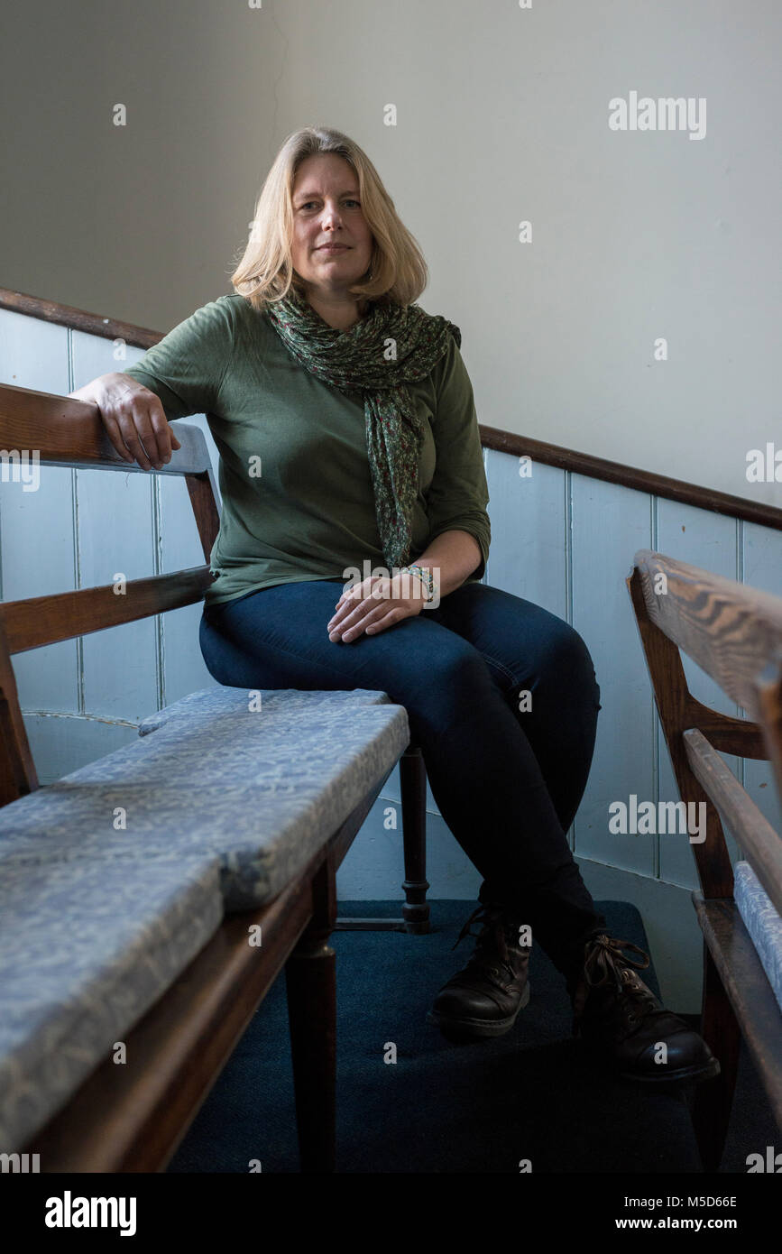 Quaker woman hi-res stock photography and images - Alamy