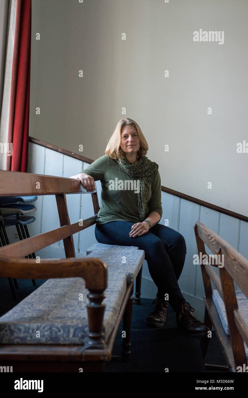 Quaker woman hi-res stock photography and images - Alamy