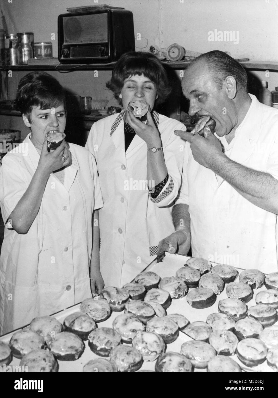 Bakery 1960s hi-res stock photography and images - Alamy