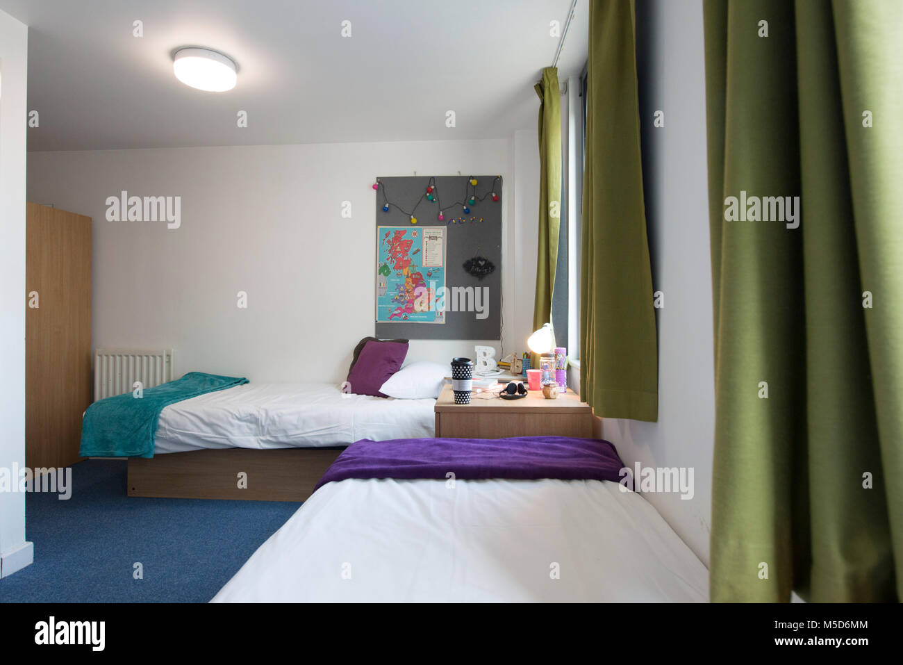 College dorm room hi-res stock photography and images - Alamy