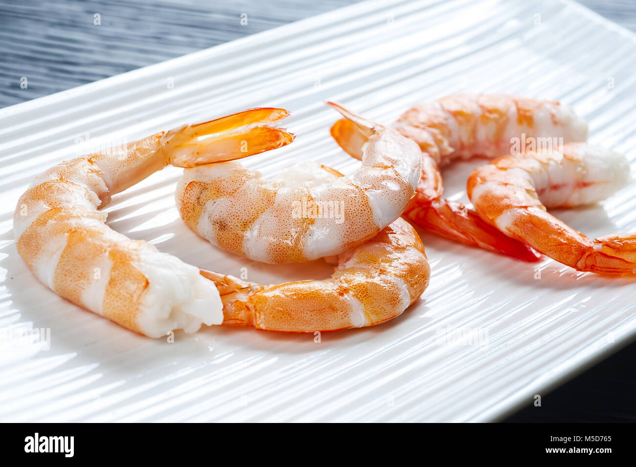 Unshelled prawn hi-res stock photography and images - Alamy
