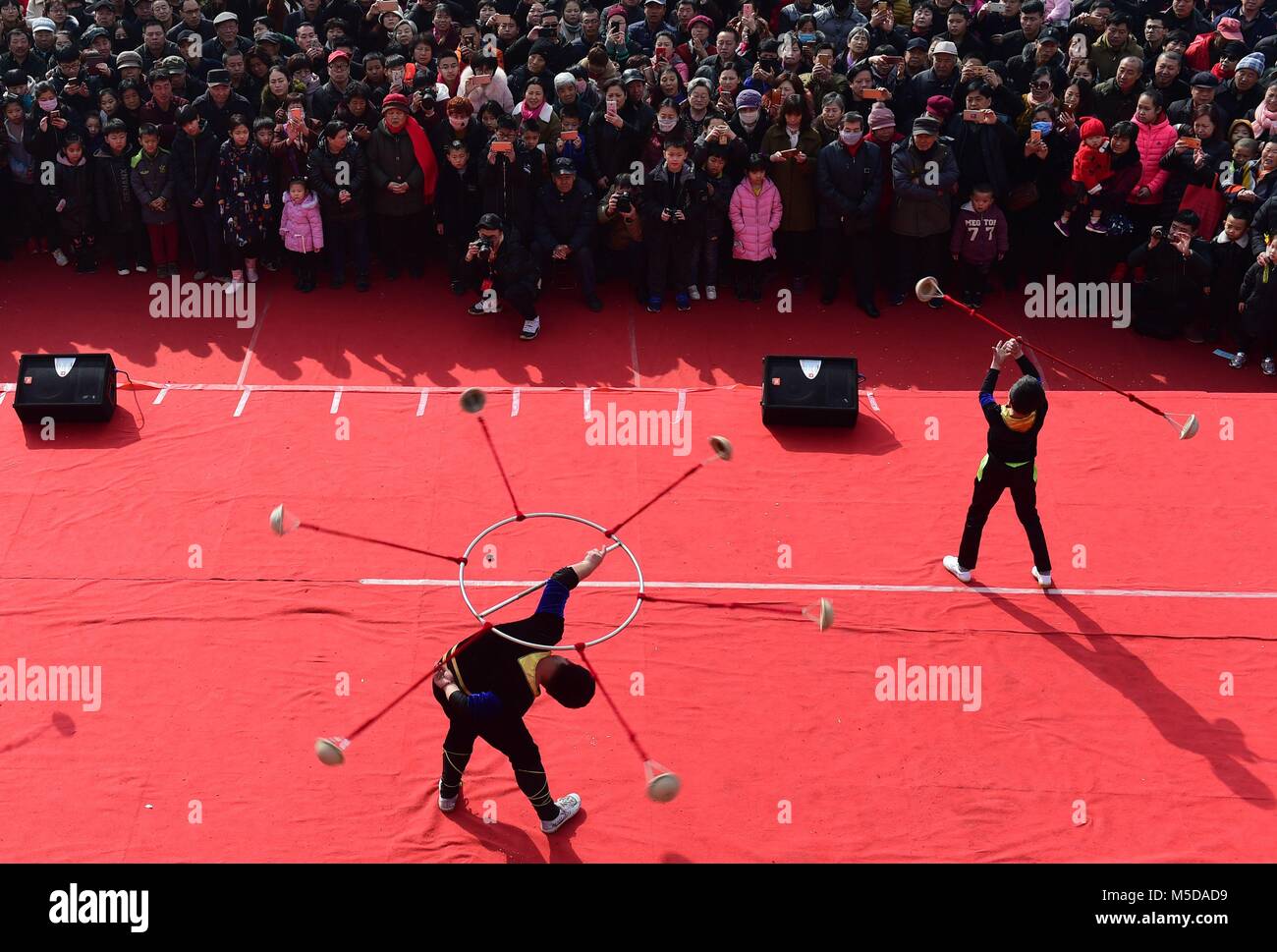 Chinese acrobats of hebei hi-res stock photography and images - Alamy