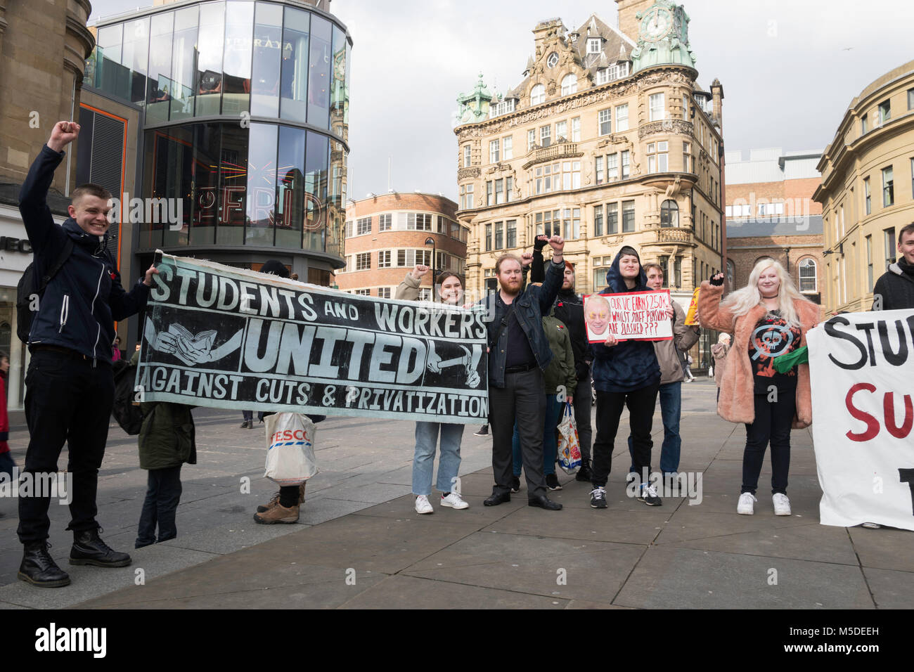 Students from over uk hi-res stock photography and images - Alamy