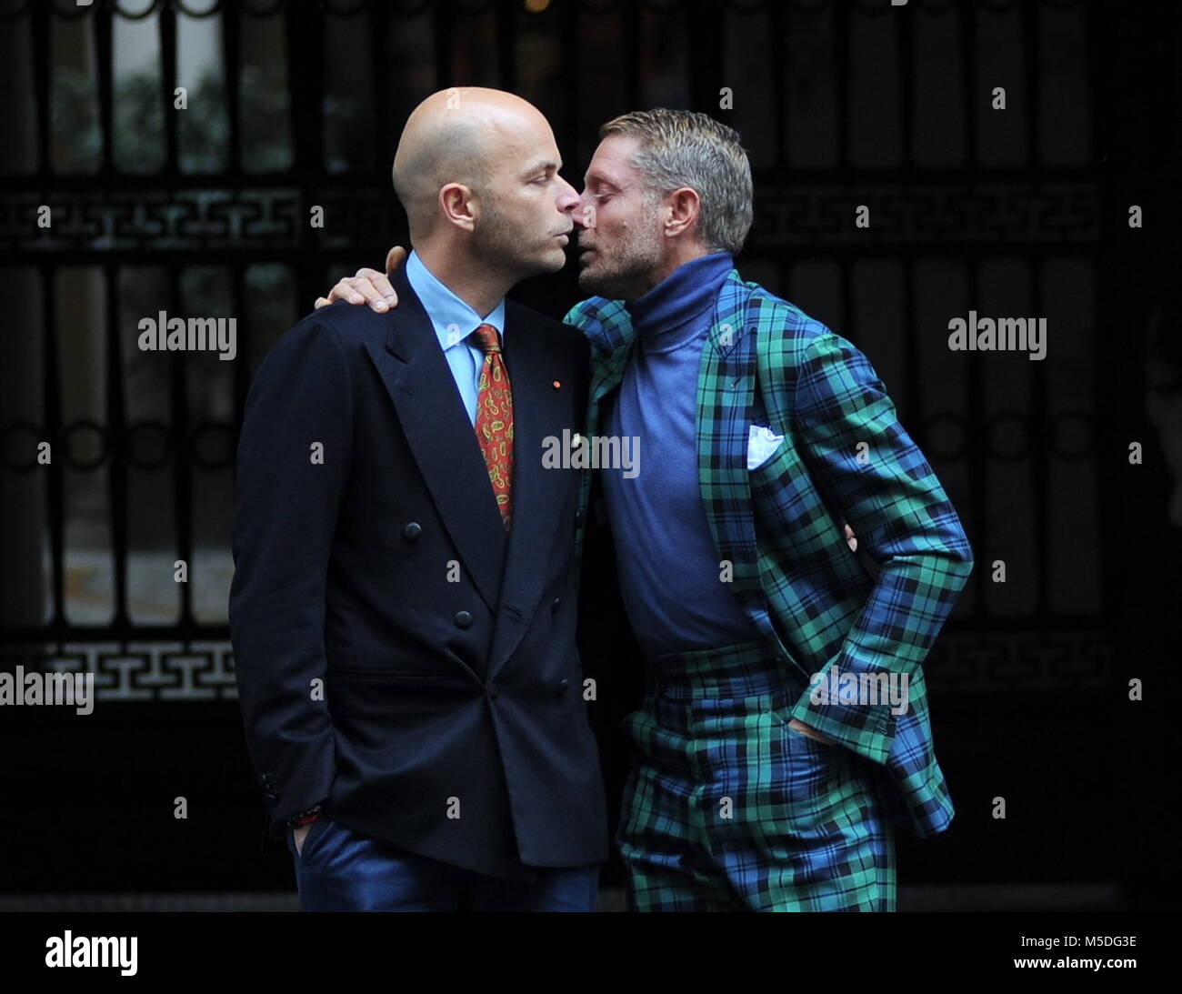 * EXCLUSIVE SPECIAL FEE * Milan, Lapo Elkann in the center An elegant ...