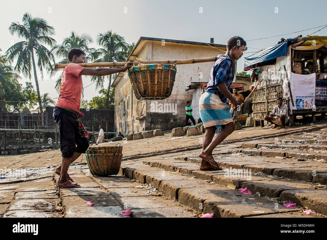 Fish market coxs bazar bangladesh hi-res stock photography and images ...