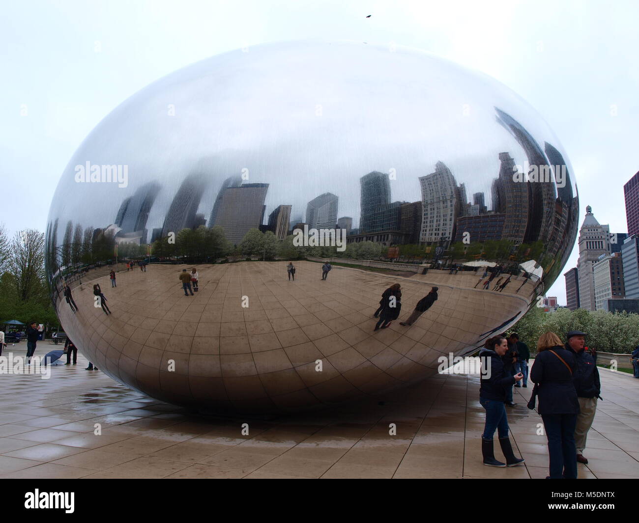 Sphere in Chicago Stock Photo - Alamy
