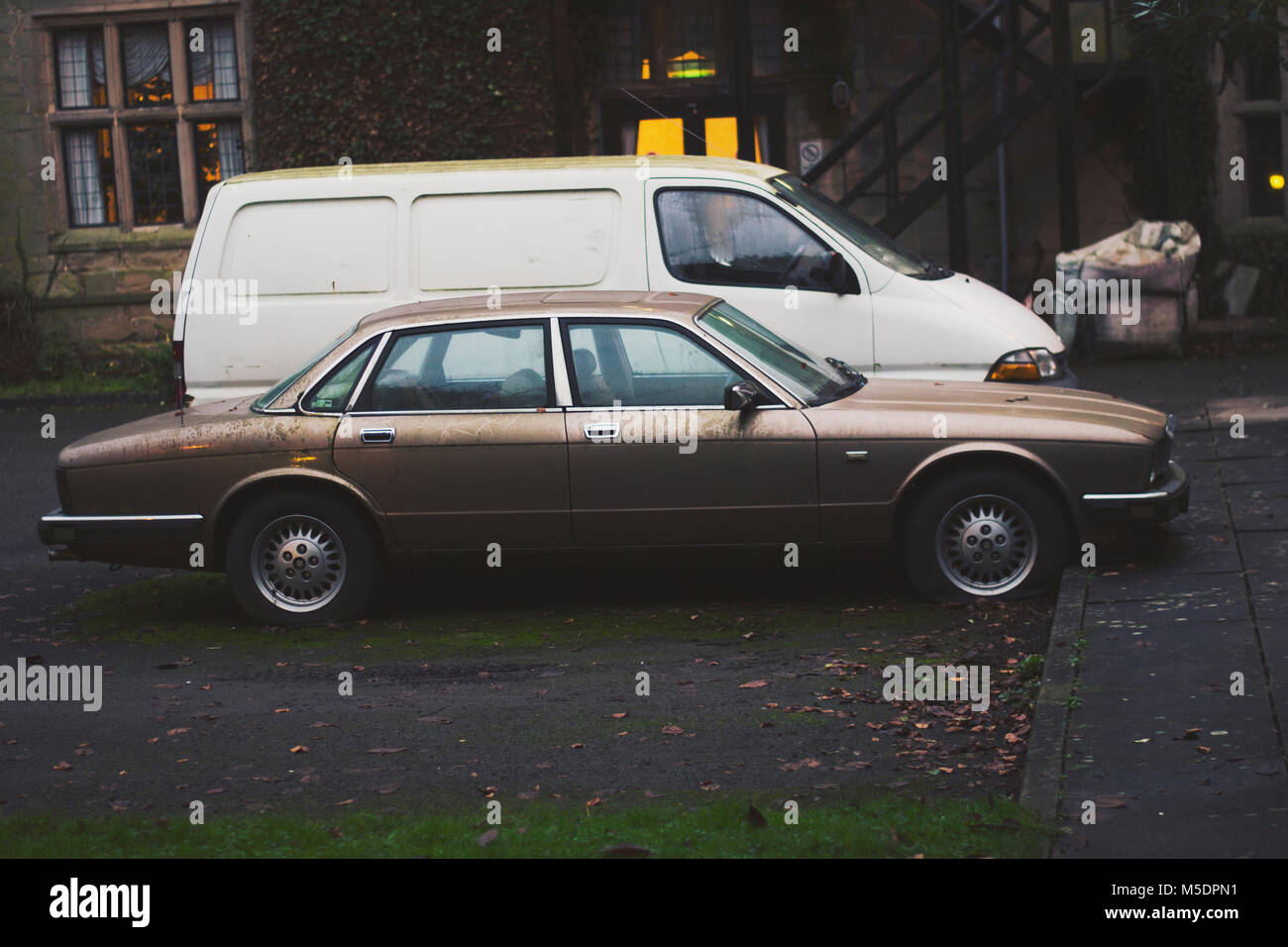 Old rusting Jaguar XJ6 Stock Photo - Alamy