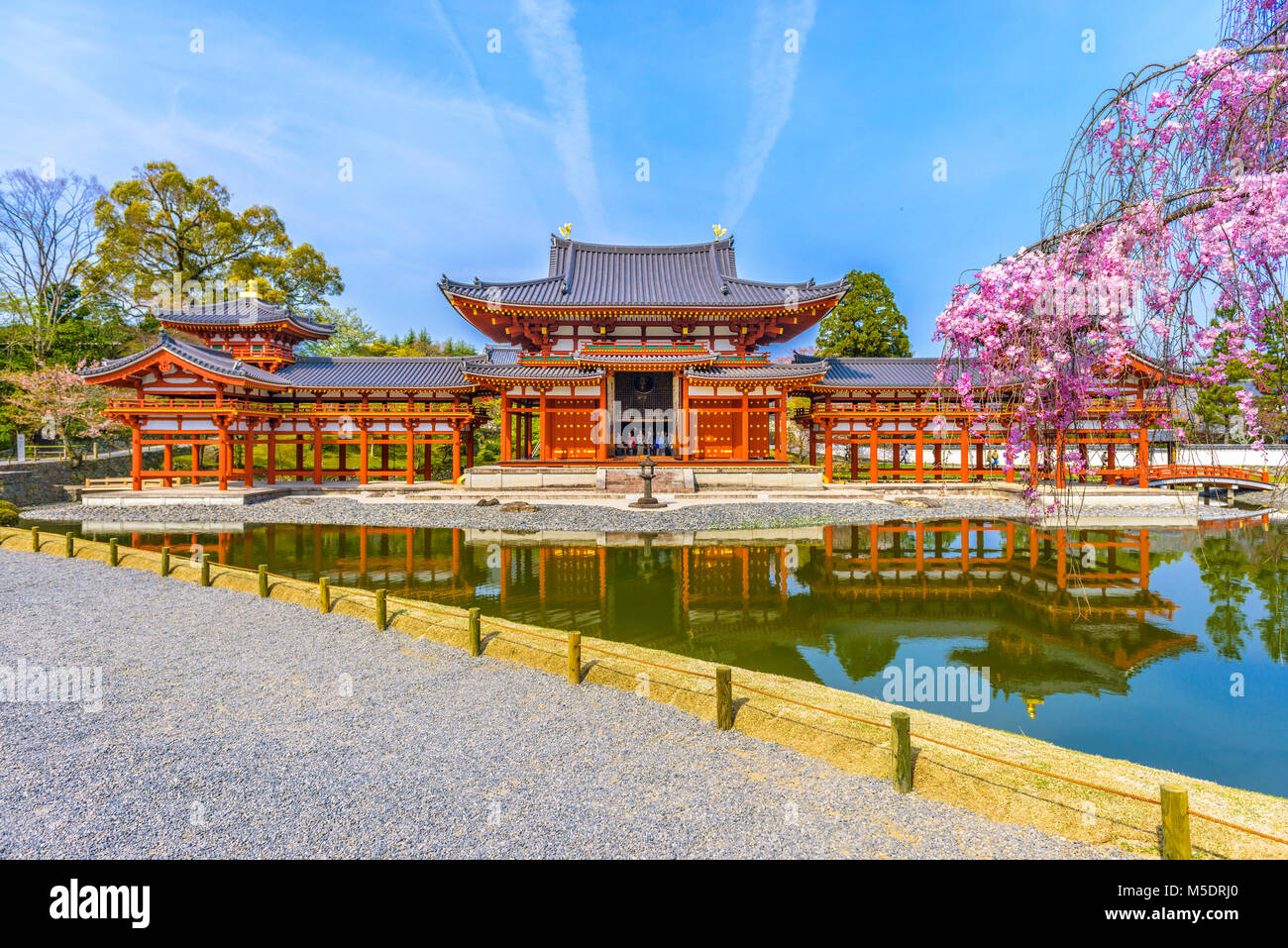 Byodo in temple hi-res stock photography and images - Alamy
