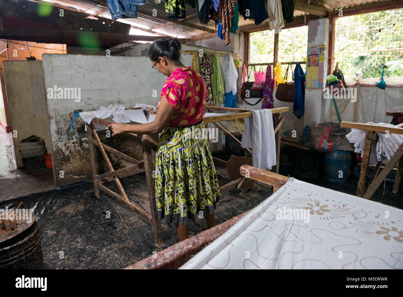 Sri Lanka, Weligama, Asia, batik, batik factory Stock Photo - Alamy
