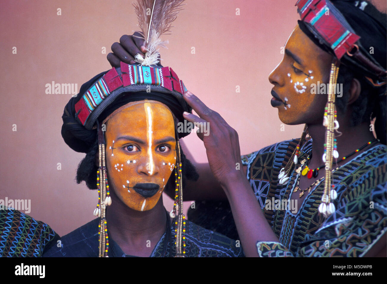 Niger. Agadez. Sahara desert. Sahel. People of Wodaabe tribe. Also ...