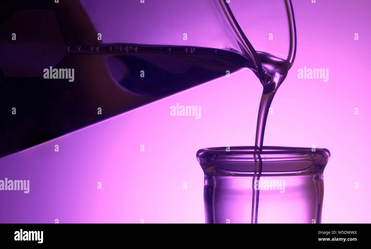 Chemical liquid in vile hi-res stock photography and images - Alamy