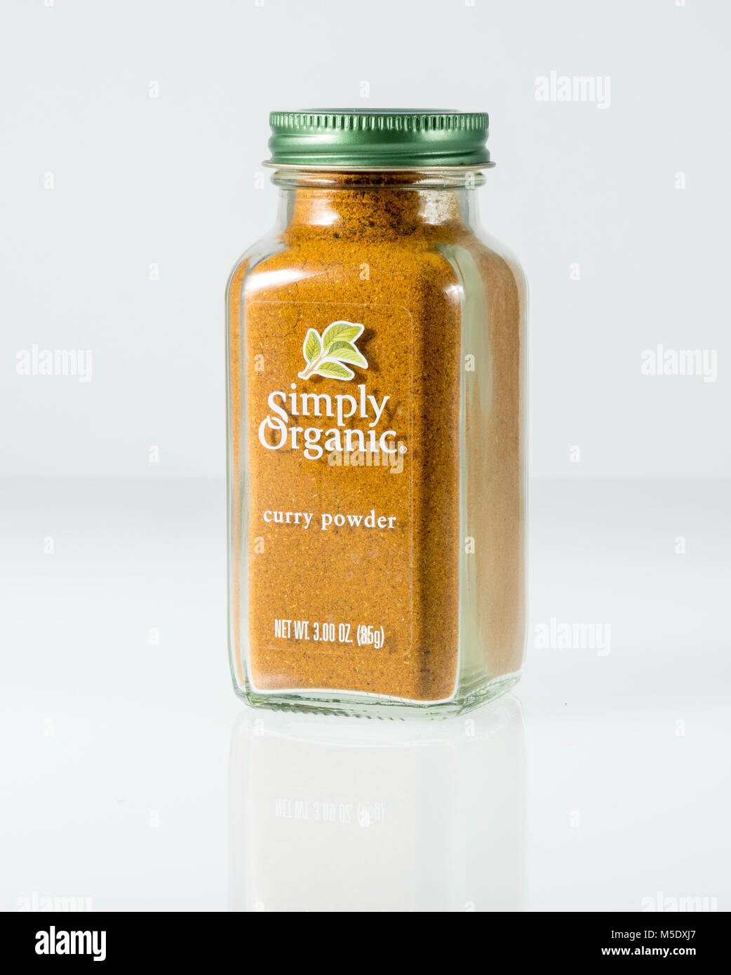 Illustrative editorial photo of Simply Organic curry powder Stock Photo ...