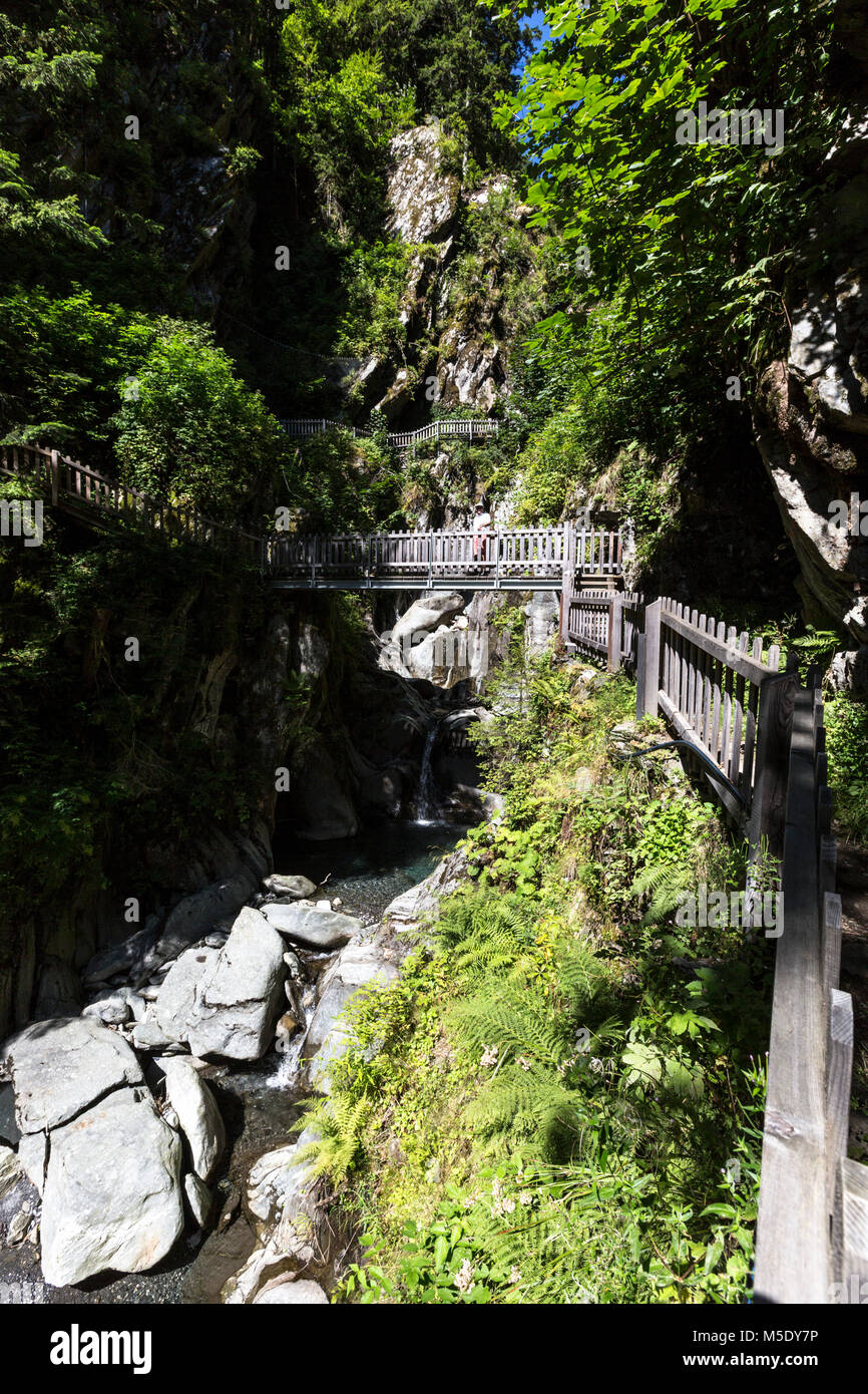Gulch, water, brook, mountain, mountains, the Alps, wood, stones, stone ...