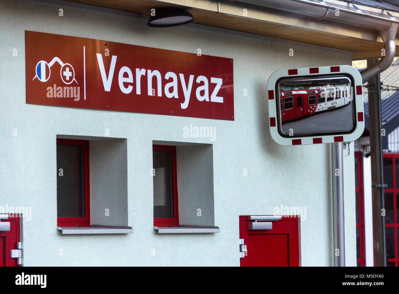 Railway station, train, Red, house, stop, rear-view mirror, mirror ...