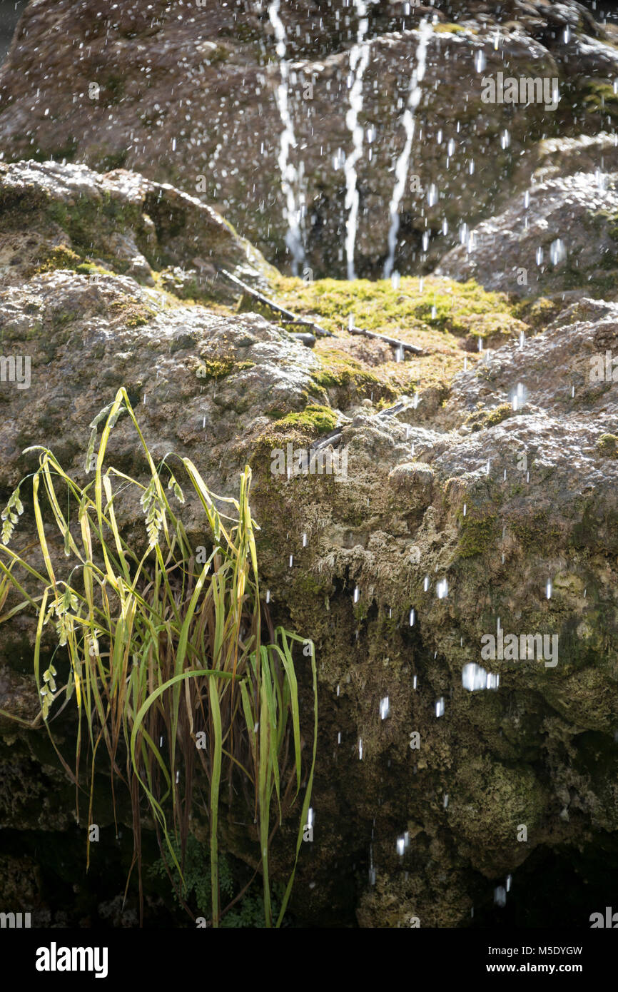 Rock drop hi-res stock photography and images - Alamy