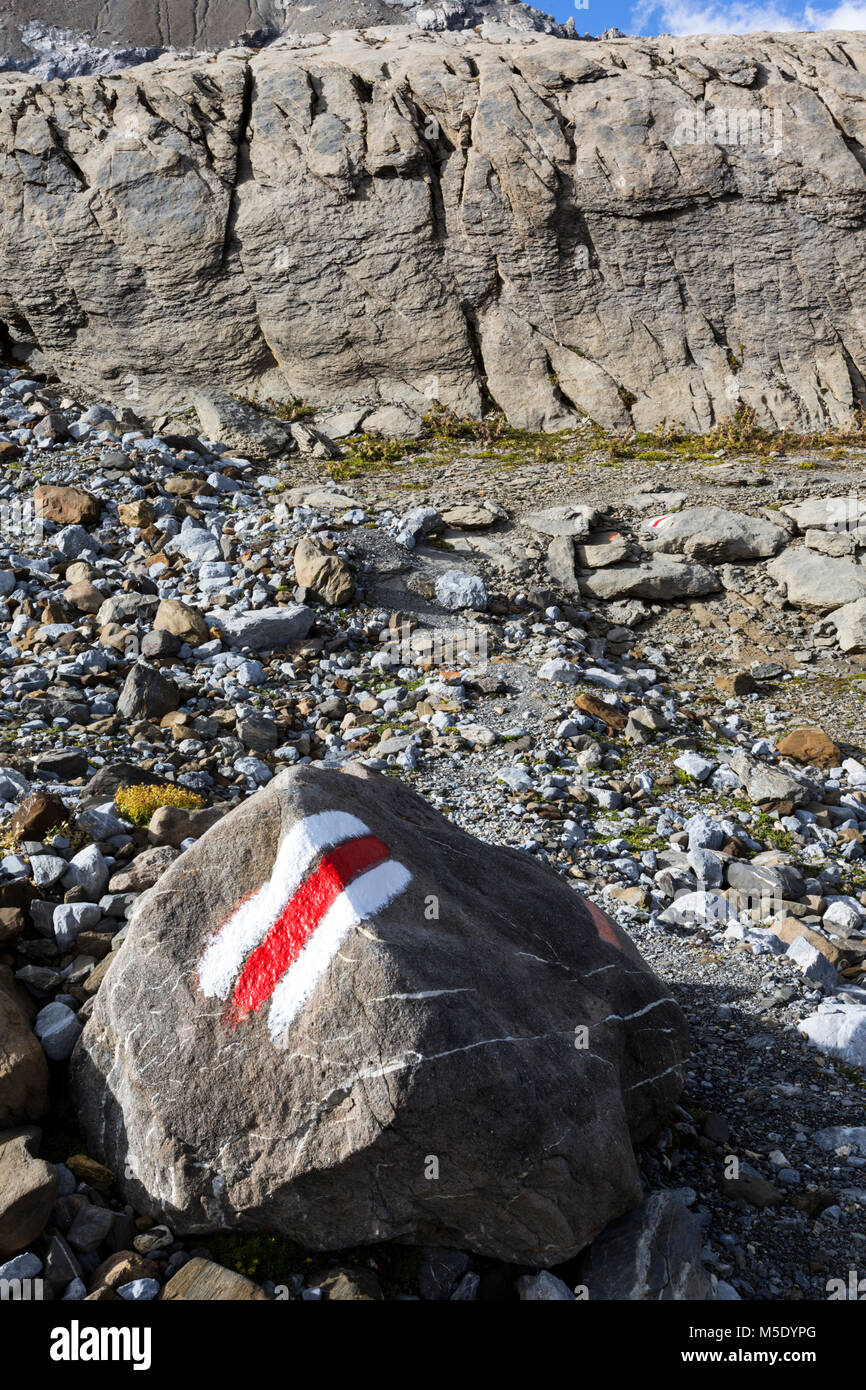 Rocks, road mark, walking Stock Photo - Alamy