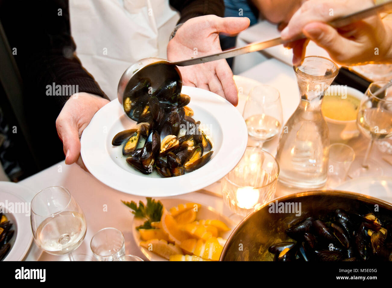 Restaurant, food, mussels, cooking, serving, rotten mussels Stock Photo ...