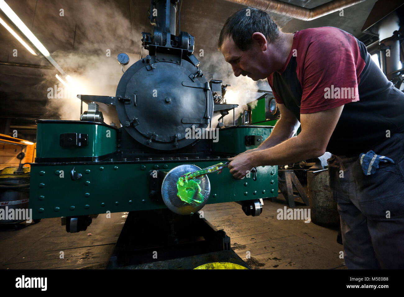 Railway workshop hi-res stock photography and images - Alamy