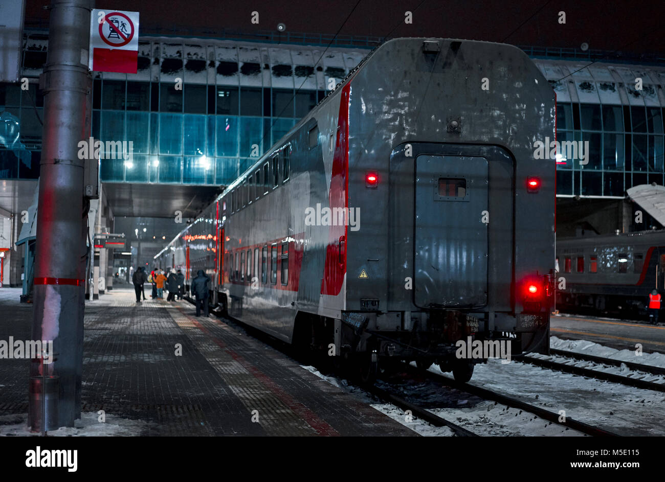 Station platform underground tram hi-res stock photography and images ...