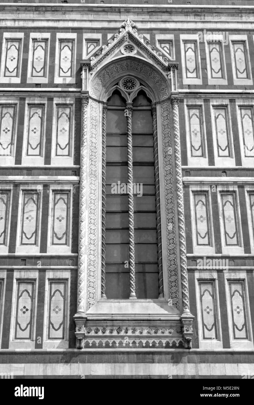 Gothic church window in Black and White Stock Photos & Images - Alamy