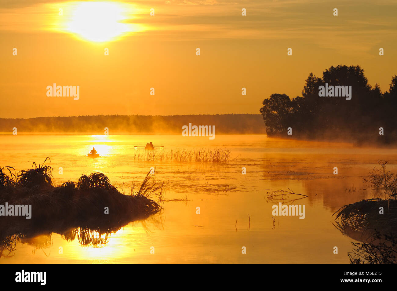 Mist rising on lake hi-res stock photography and images - Alamy