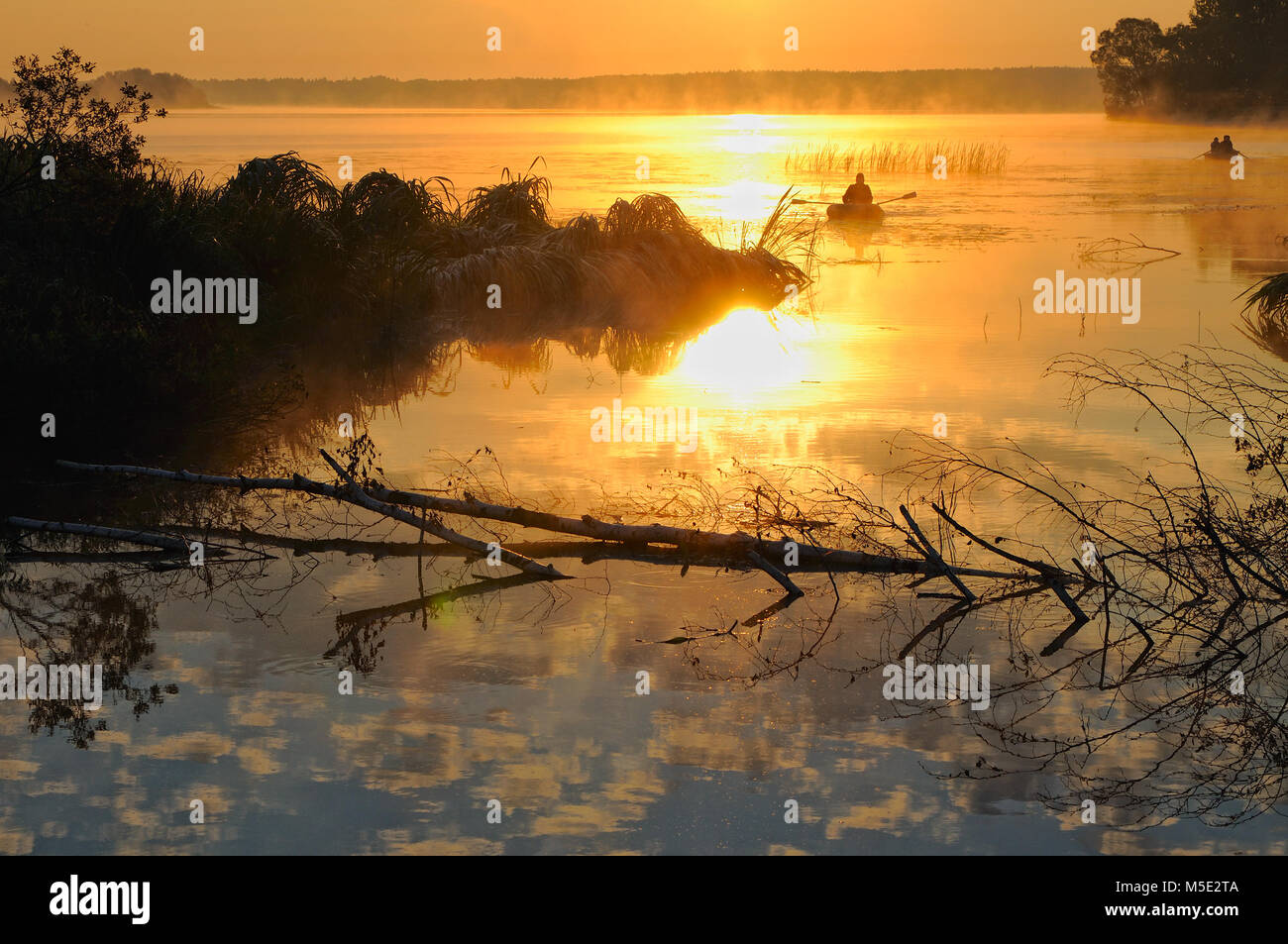 Mist rising on lake hi-res stock photography and images - Alamy