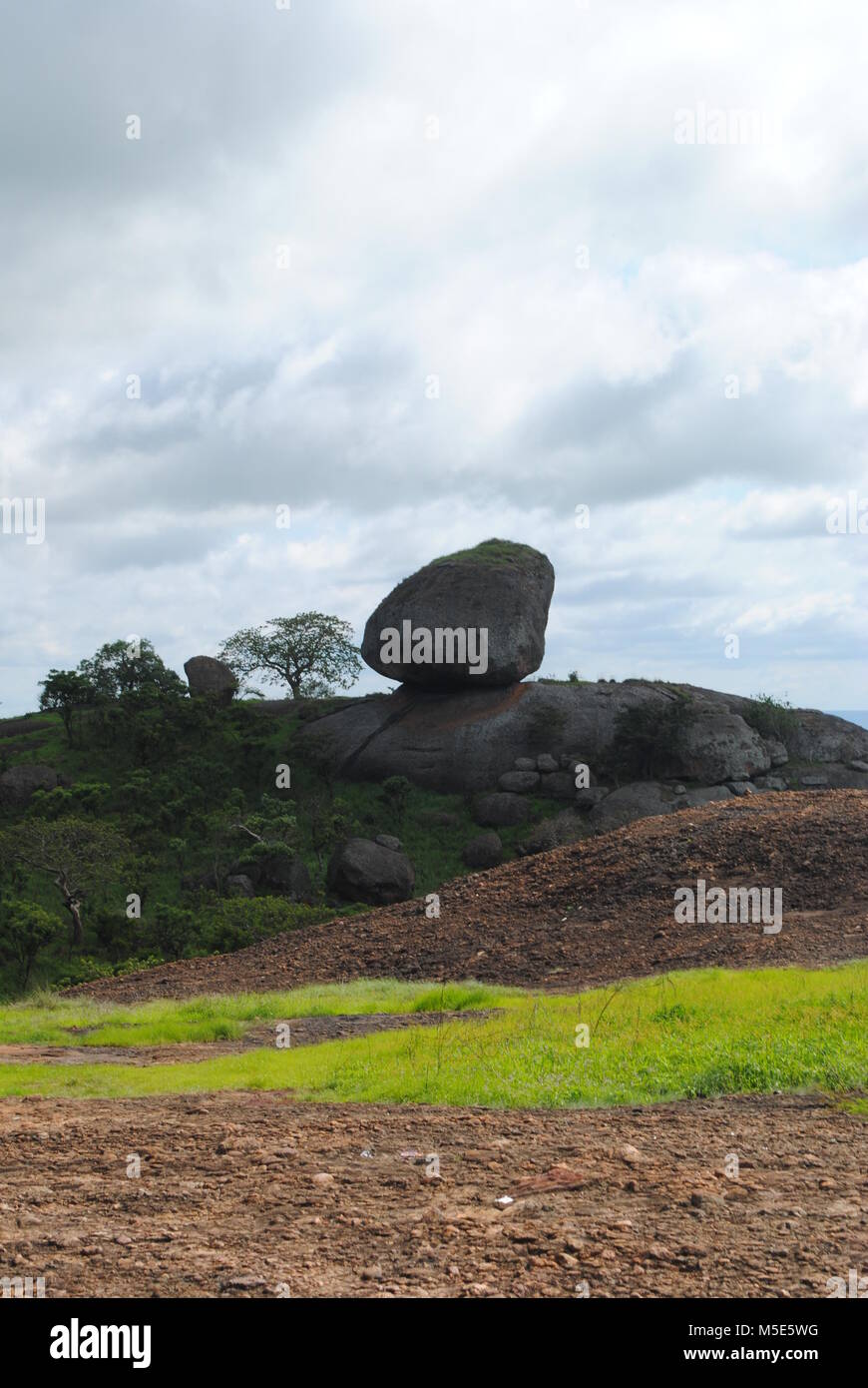 The Pungo Andongo Black Rocks are located in the municipality of Kacuso ...