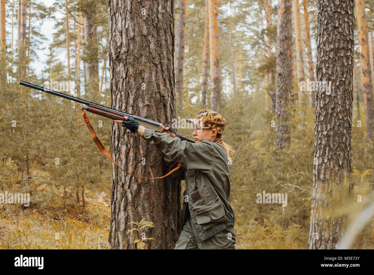 Woman hunter hi-res stock photography and images - Alamy