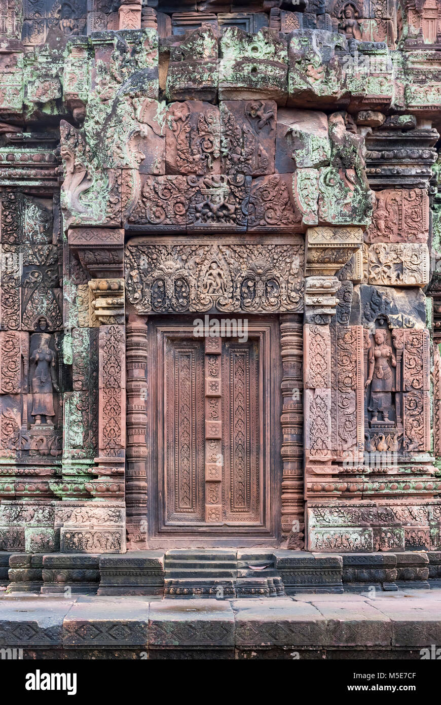 Ornate door at Banteay Srei Temple near Angkor, Cambodia Stock Photo ...