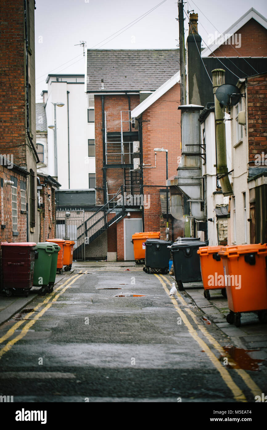 Rubbish container on the street Stock Photo - Alamy