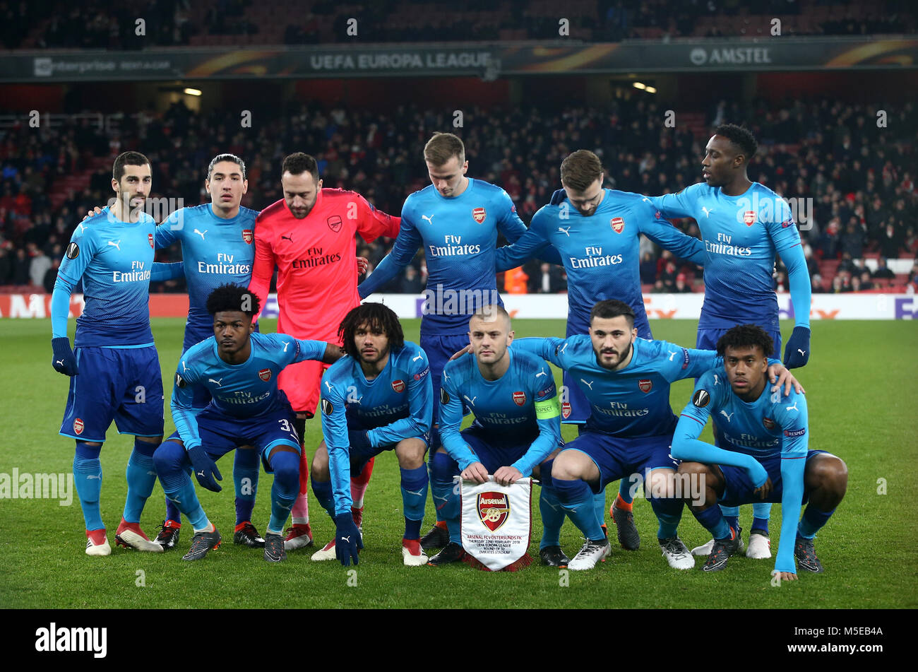 Arsenal team line up hi-res stock photography and images - Alamy