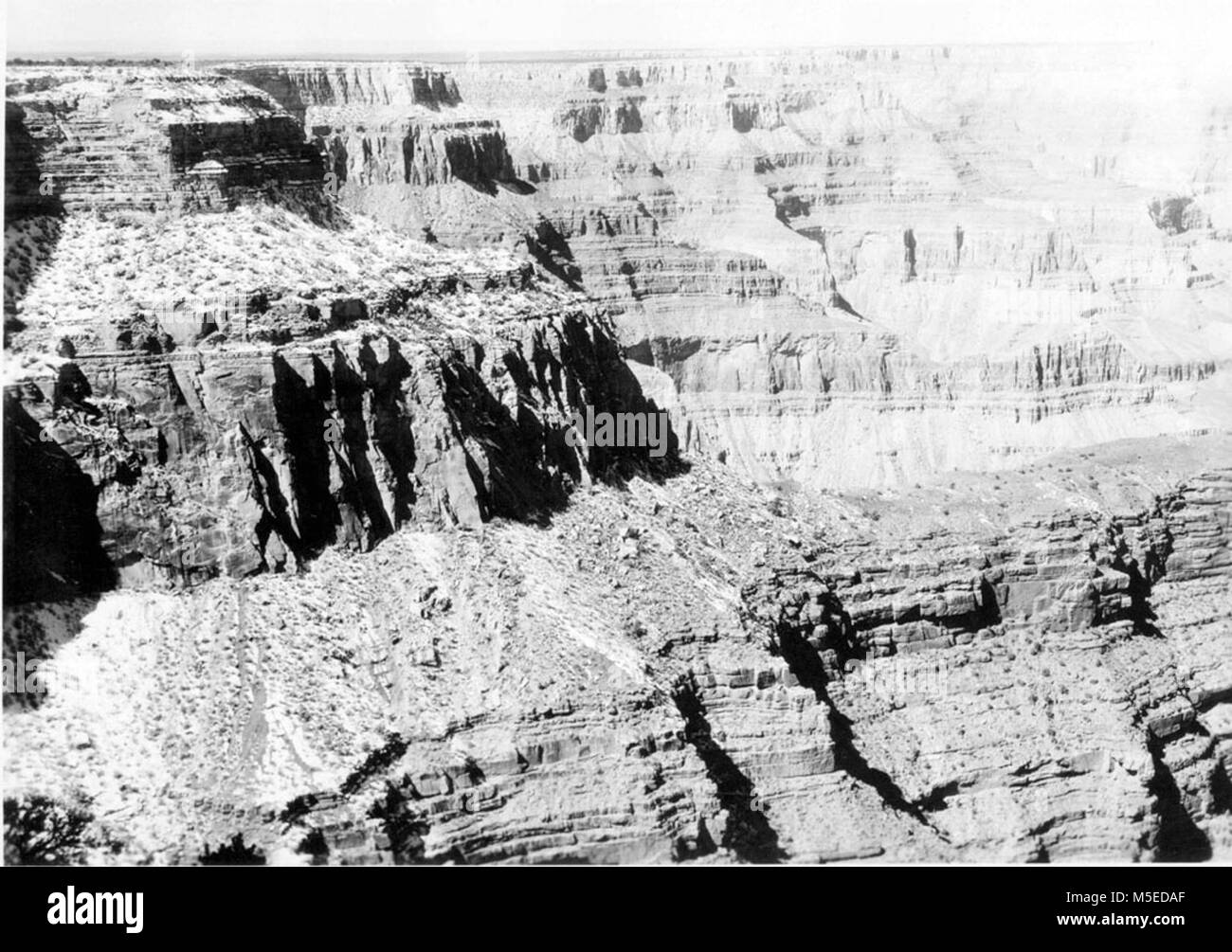 Grand Canyon Hopi Point VIEW WEST OF HOPI POINT, LOOKING AT THE CLIFF ...
