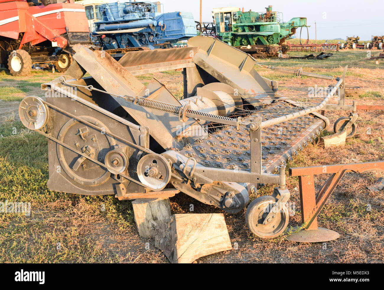 Harvest part of combine harvester. Trailer Hitch for tractors and ...
