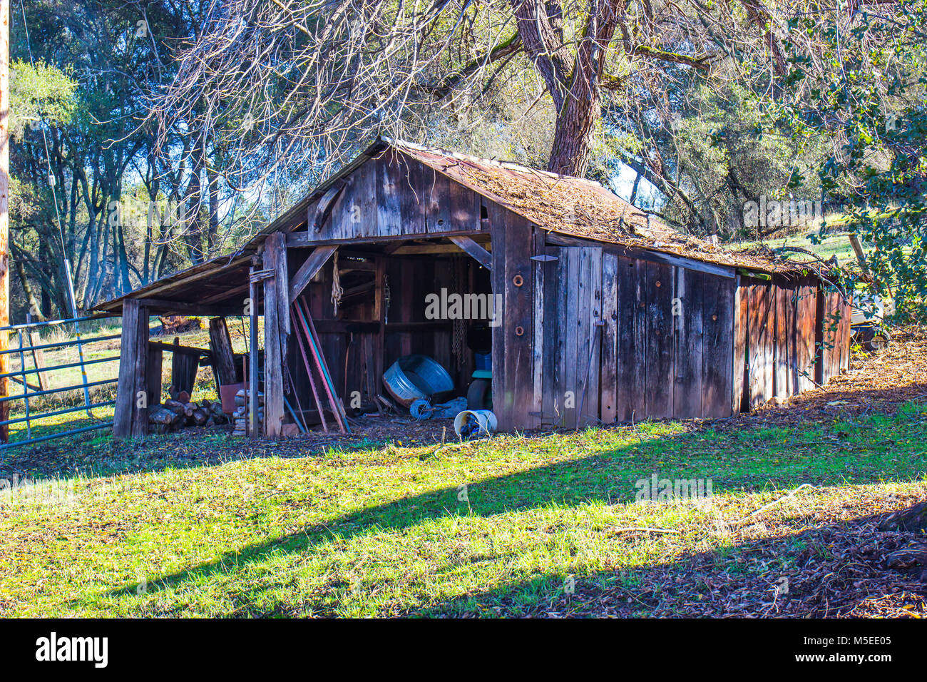 Old Weathered Wooden Shed Stock Photo - Alamy