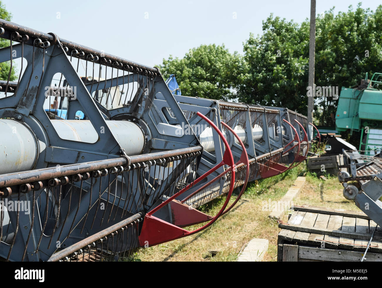 Harvest part of combine harvester. Trailer Hitch for tractors and ...