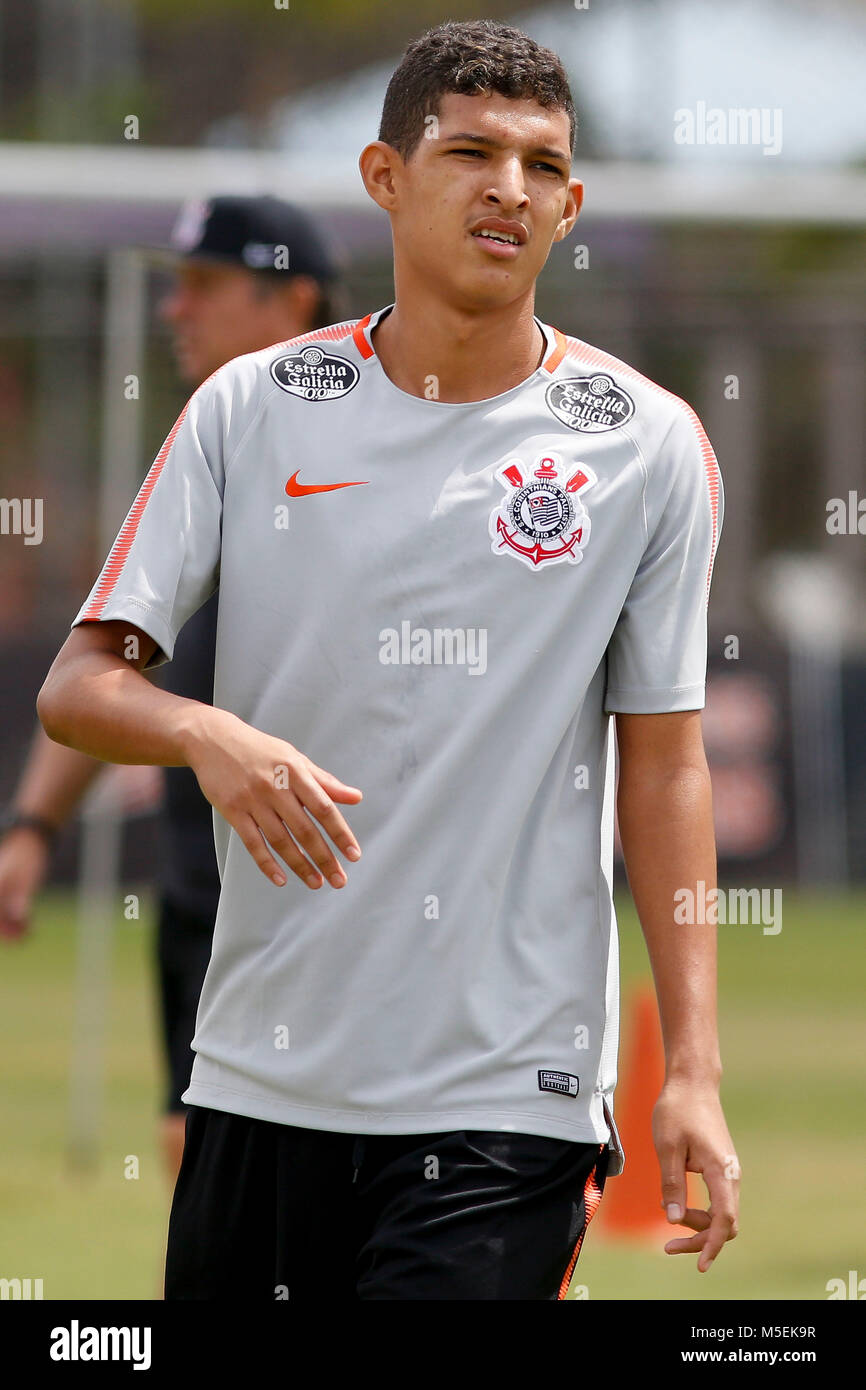 GRANDE SÃO PAULO, SP - 21.02.2018: TREINO DO CORINTHIANS - Matheus ...