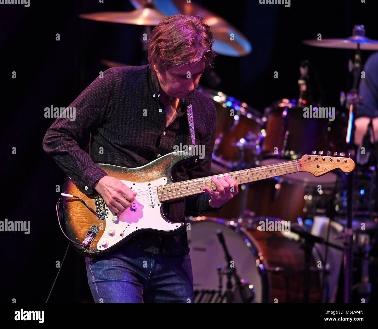 Eric johnson guitarist hi-res stock photography and images - Alamy