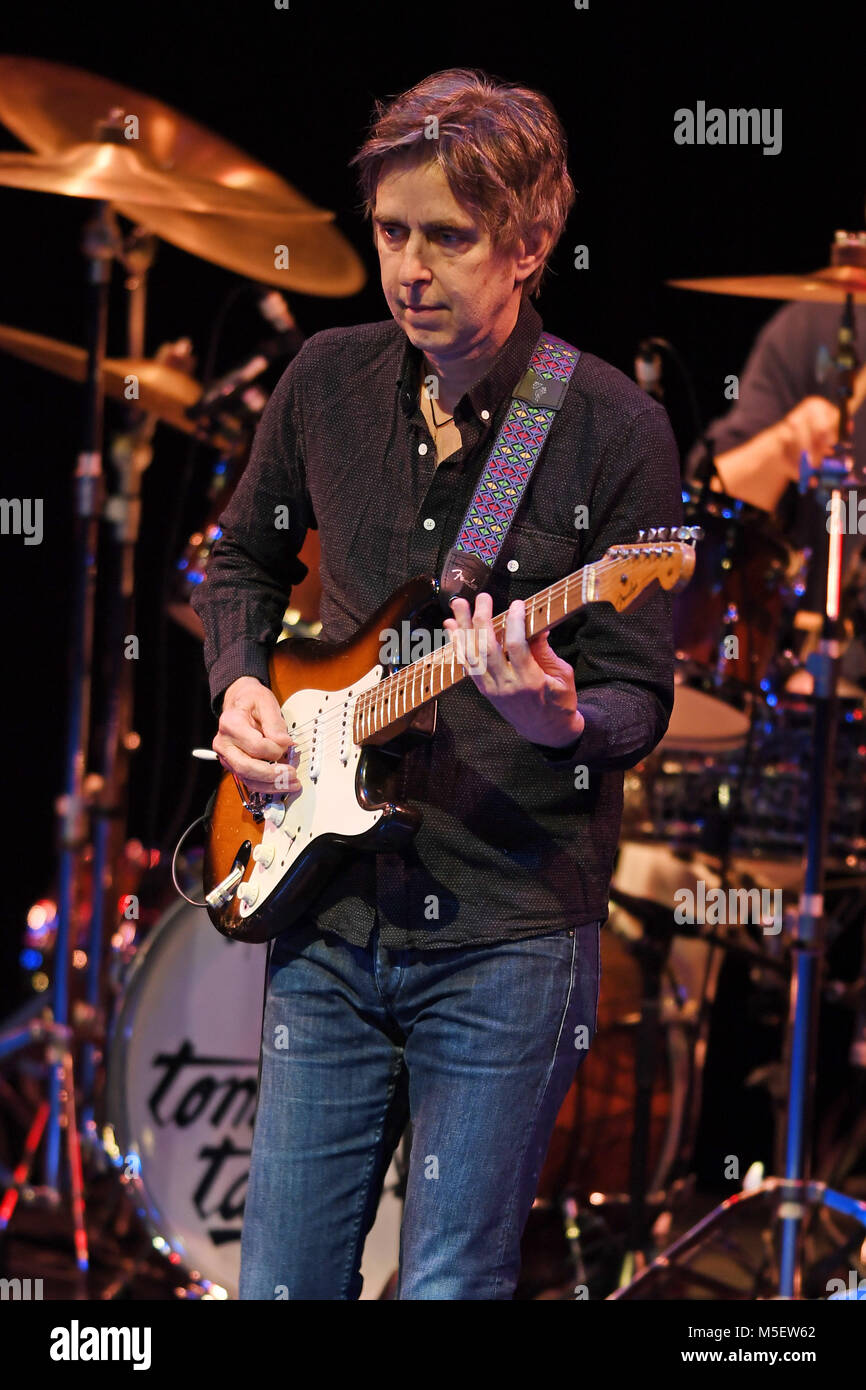 Eric johnson guitarist hi-res stock photography and images - Alamy