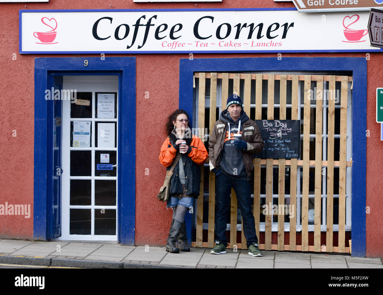 Traditional scottish corner shop hi-res stock photography and images ...
